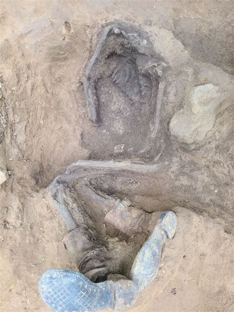 총탄 맞아 쓰러진 채로 72년…6·25 참전용사 군화 썩지 않고 그대로 아시아경제