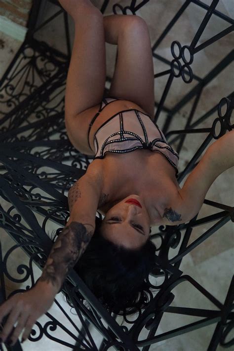 Amelynoirs Homepage On