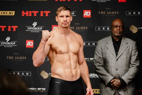 Rico Doet Peperdure Wagen Cadeau Aan Vriendin En Romy Wil Bruiloft Met