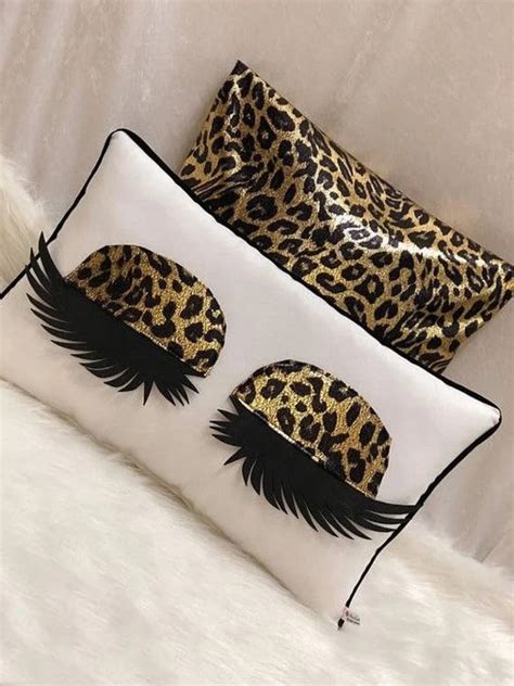 با مدل کوسن فانتزی دخترانه، به اتاق خواب دخترتان جلوه‌ای خاص ببخشید