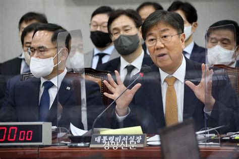 야당 “김은혜·강승규 고발 경질하라” 김대기 “잠깐의 일탈 더이상 뭘 하란 말인가”