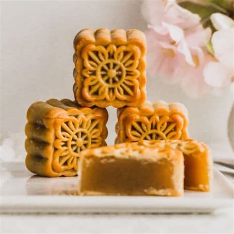 Mini Cantonese Style Mooncakes Sift And Simmer