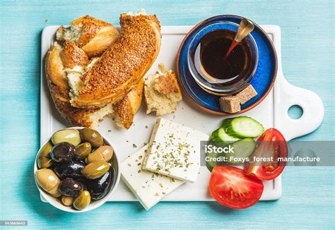페타 치즈 채소 올리브 시미트 베이글과 함께 하는 터키 전통 조식 0명에 대한 스톡 사진 및 기타 이미지 0명 건강한 식생활 그리스 음식 Istock
