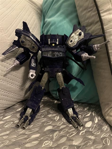 Figure Of The Week Wfc Shockwave This Fig Is Awesome He Is Super Articulated And Has Top