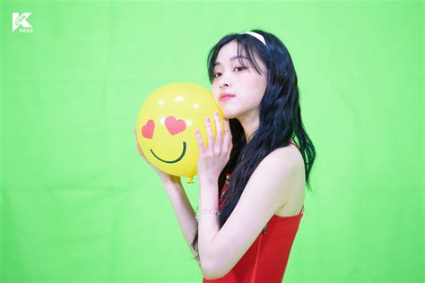 221130 Itzy Twitter Update With Yuna Cheshire M V 5 Hours Left R Itzy