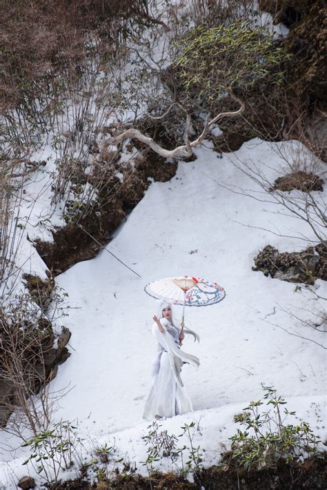 Ng M B Nh Cosplay H Ly Swordmage Trong Bom T N Game Online Thi N D