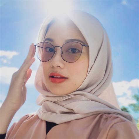 144.7rb Suka, 1,626 Komentar - Amelia Andani (@ameliandanii) di Instagram: “👓 : @yourglasses_id ...