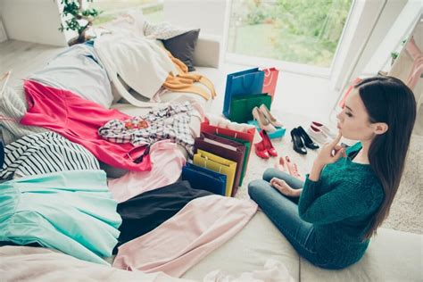 the best decluttering questions to help you make decisions the