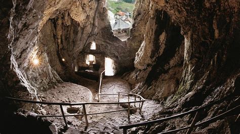Cave Under Predjama Castle Postojna Cave Park Welcome To The