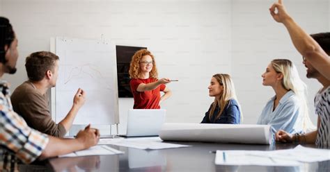 비즈니스 사람들 디자이너 건축가 팀워크 브레인 스토밍 계획 사무실 회의 개념 사진 Unsplash의 실내 이미지