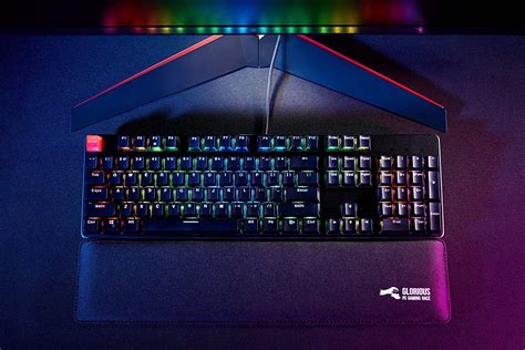 glorious gmmk keyboard review click clack not wack shacknews