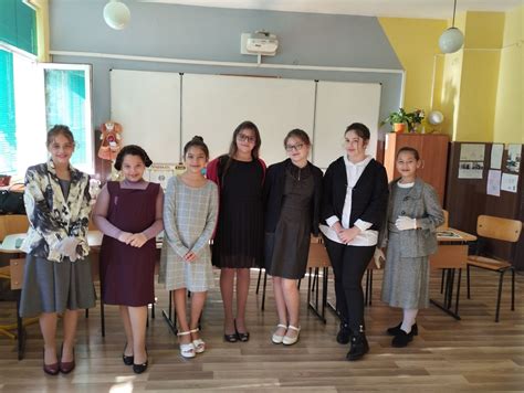 СУ Васил Левски гр Бяла Слатина Етюд Аз училището и баба преди много години 4 клас