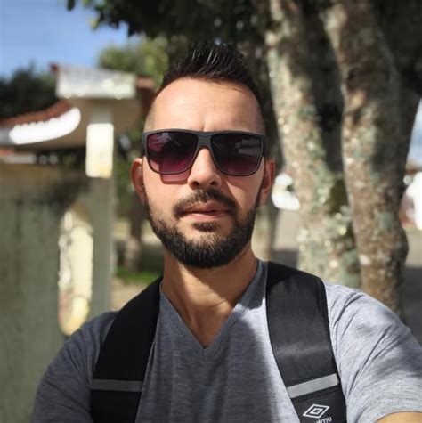 Alejandro Roa Medium