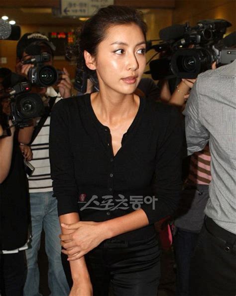 D N Hoa H U H U B B I Nh T L Ch S H N Qu C T B N D M Ph Thai N I T S C Nh T V Sao