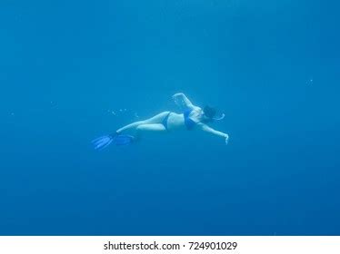 41 Bottomless Girls Beach 이미지 스톡 사진 및 벡터 Shutterstock