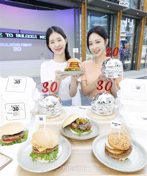 [포토] 롯데리아 제1호 팝업스토어 오픈 이투데이