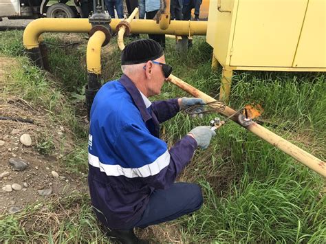 Как делают врезку в газовую трубу не отключая газ Carbon Technology Дзен