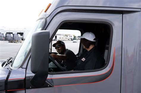 Life On The Road What To Expect As A New Truck Driver Pride