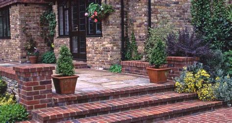 نمای دیوار حیاط ارزان اصول انتخاب آجرنما برای آن