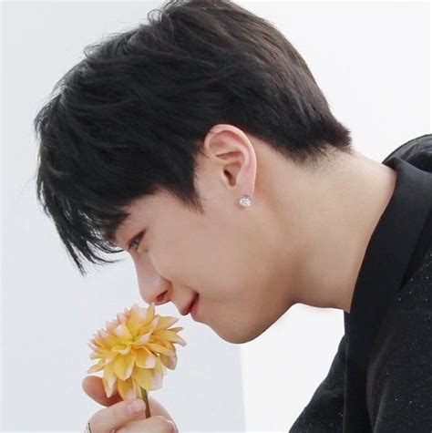 빈니 너무 귀여워 너무 보고싶어😔 웃는 모습 보고싶다 아스트로 한나 아로