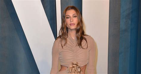 Hailey Bieber Talks Sex Life Threesomes On Call Her Daddy