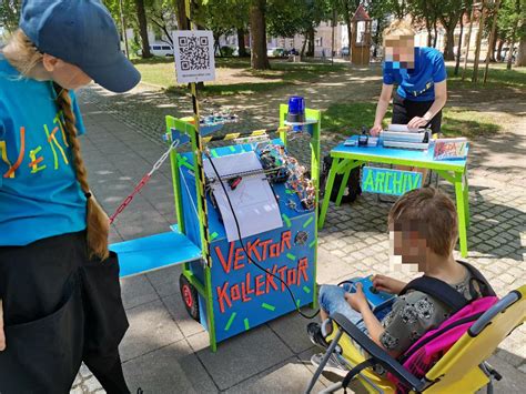 VEKTORKOLLEKTOR Is A Mobile Vector Drawing Machine Powered By Arduino Arduino Blog