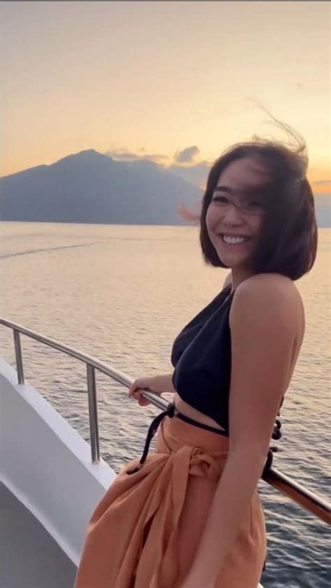 Intip Potret Gisel Saat Liburan Seksi Tiada Lawan