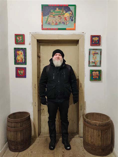 Щойно у передсвятковій атмосфері відкрили різдвяну виставку робіт Тараса Кеба Тут ангели