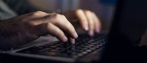 How To Type The Command Key With A USB Keyboard On A Mac