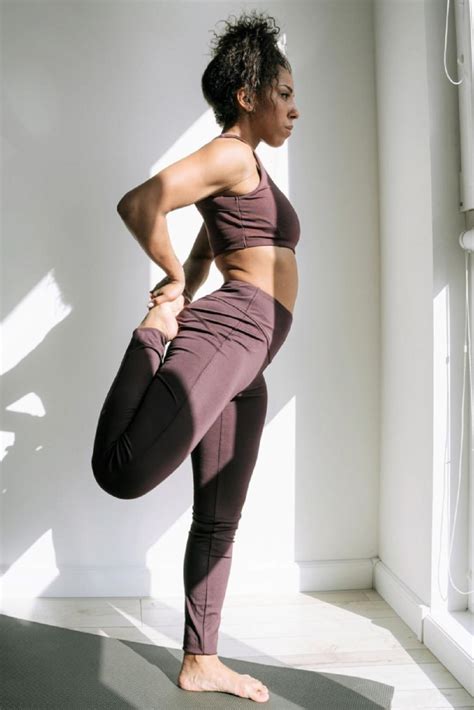 ورزش برای سندرم پای بیقرار درمان سندروم پای بی قرار با 13 تمرین