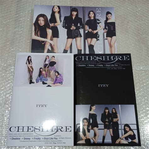Itzy Chesire Unsealed Album With Folded Poster And Non Random Inclusion Shopee Malaysia