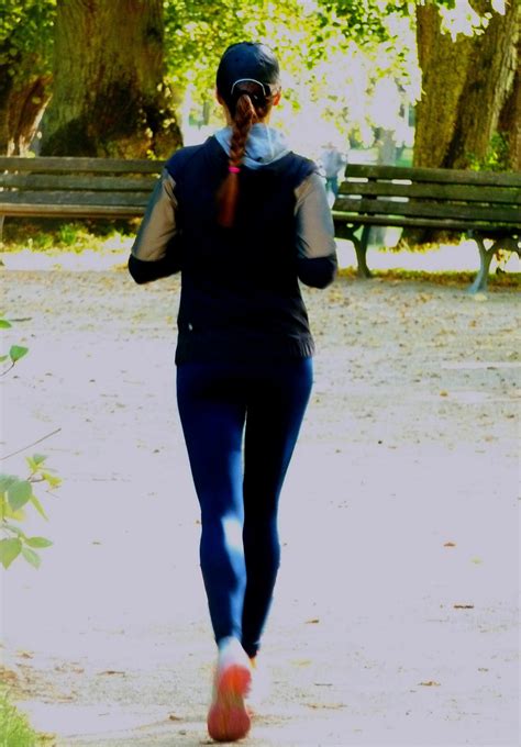 무료 이미지 자연 사람 달리는 운영 여름 휴양 산책 공원 조깅 여가 타이츠 운동 선수 가기 회복 가벼운 흔들림 육체적 운동 야외 레크리에이션