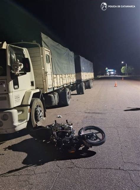 Motociclista Resultó Gravemente Herido Tras Chocar Con Un Camión El