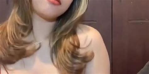 Marlboroqueensex Sri Ayu Tarisa Lingerie Merah