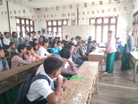 အထက ပေါက်တော ၌ အလယ်တန်းဆင့် Grade 9 ပြီးမြောက်အောင်မြင်သော ကျောင်းသား ကျောင်းသူများ ပညာသင်ယူနိုင