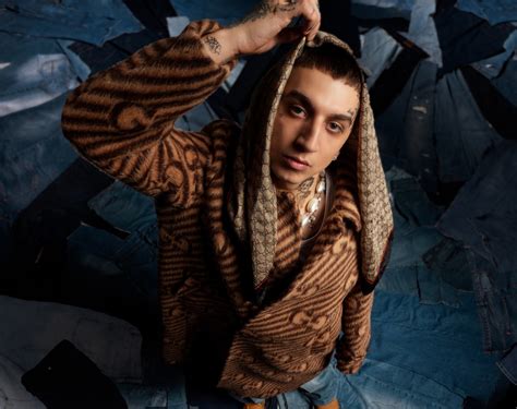 Sobel Powraca Zobacz Teledysk Do Piosenki Piękni Ludzie Muzyka W