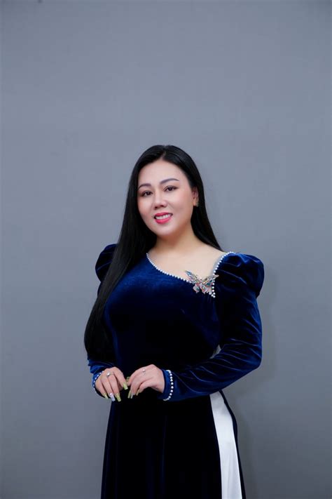Lưu Ánh Loan Hàng Xóm Nói Ca Sĩ Mà Thu Nhập Không Bằng Phục Vụ Quán Cà