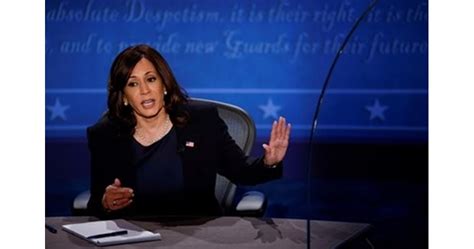 Демократите гледат към Камала Харис но може ли тя да победи Тръмп