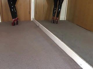 Red Stilettos Hotntubes Porn