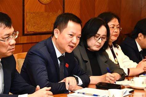 Монгол Вьетнамын парламентын бүлгийн дарга гишүүд БНСВУ ын Үндэсний Ассамблейн төлөөлөгчидтэй