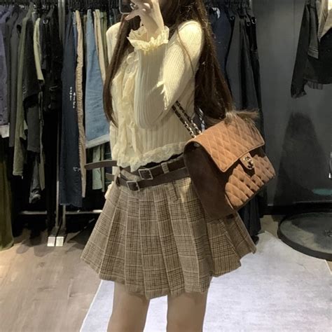 알뜰연구소 코디세트레이스 프릴 슬림핏 버튼 니트 가디건벨트 체크 플리츠 미니스커트 세트 Om120954e