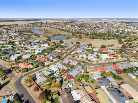 17 Cumberland Drive Lara Vic 3212 Au