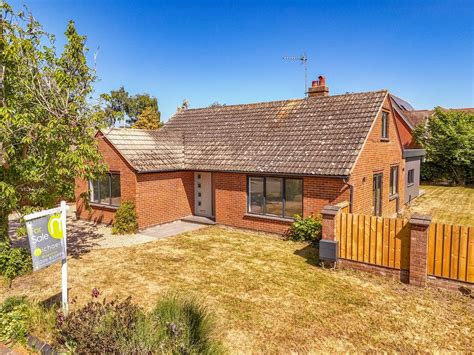 Tower Road Wivenhoe Colchester Co7 5 Bed Chalet For Sale £700000