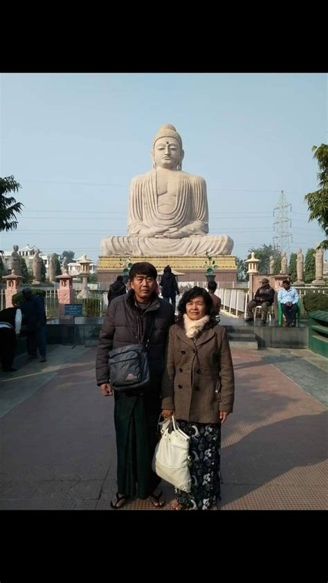 လႊမ္းမိုး မမ Song မမ Artist လႊမ္းမိုး Composer ေနမ်ိဳးေဆး Album ေငြရတုအေကာင္းဆံုးေတးမ