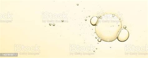 거품이 있는 화장품 세럼의 노란색 질감 공간을 복사합니다 레티놀에 대한 스톡 사진 및 기타 이미지 레티놀 에센셜 오일 히알루론산 Istock