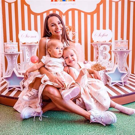 Влогърката Антоанет Пепе е новата Bg мама Мама 24