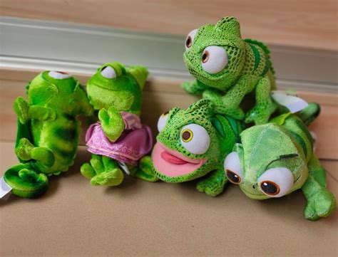 Official Tangled Pascal Shoulder Magnet Magnetic Plush Toy Rapunzel★924 Lazada Ph
