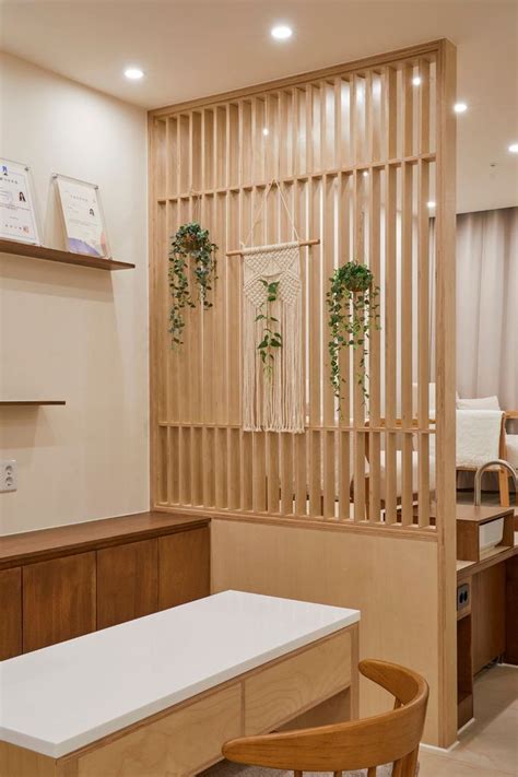 화이트우드 따뜻한 분위기의 15평 네일샵 인테리어 견적 Salon Interior Design Salon Interior Design