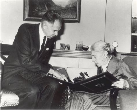 Femei Celebre Lise Meitner Deștepțiro