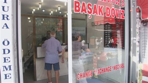 НА МОРЕТО Турската лира падна до рекордно ниско ниво